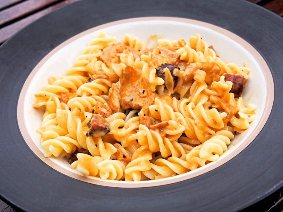 Kantarelli-chorizopasta – Mukana Maku
